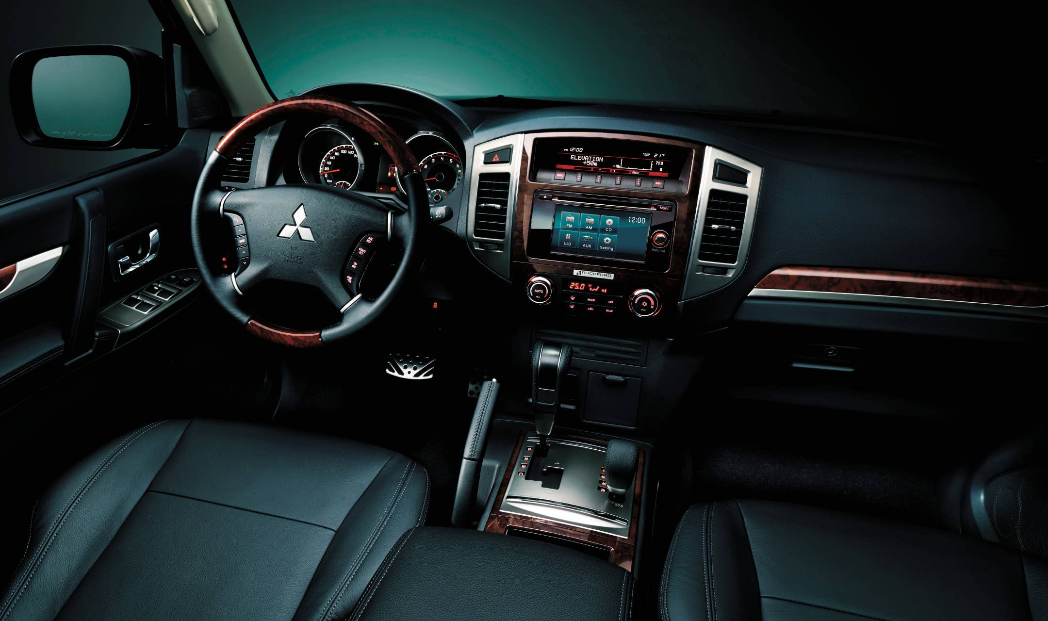 pajero interior